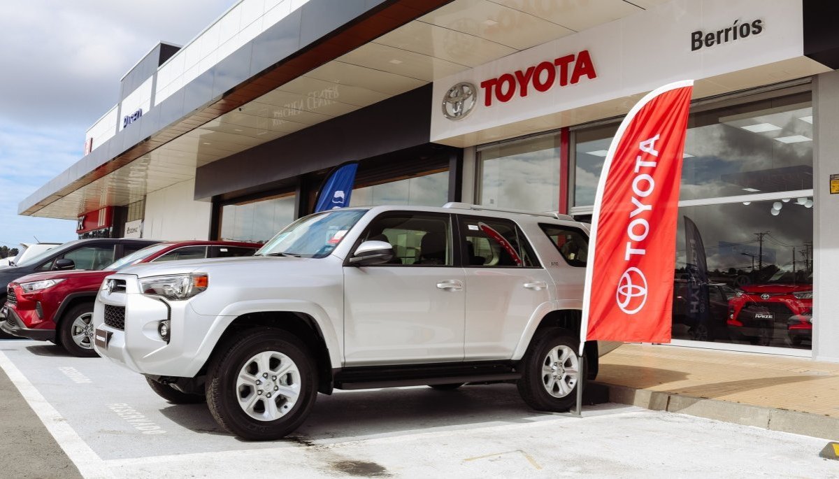 Toyota y Automotora Berríos inauguran nuevo local en Puerto Montt ...